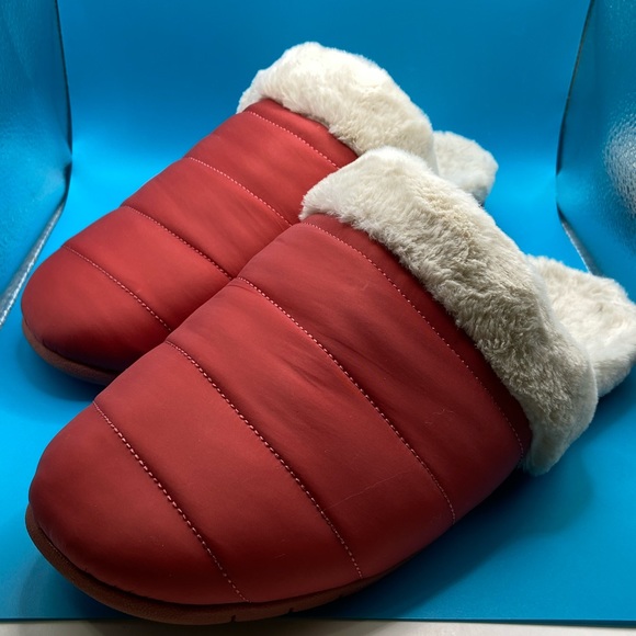 Vionic | Shoes | Vionic Josephine Comfort Orthotic Quilted Slide ...